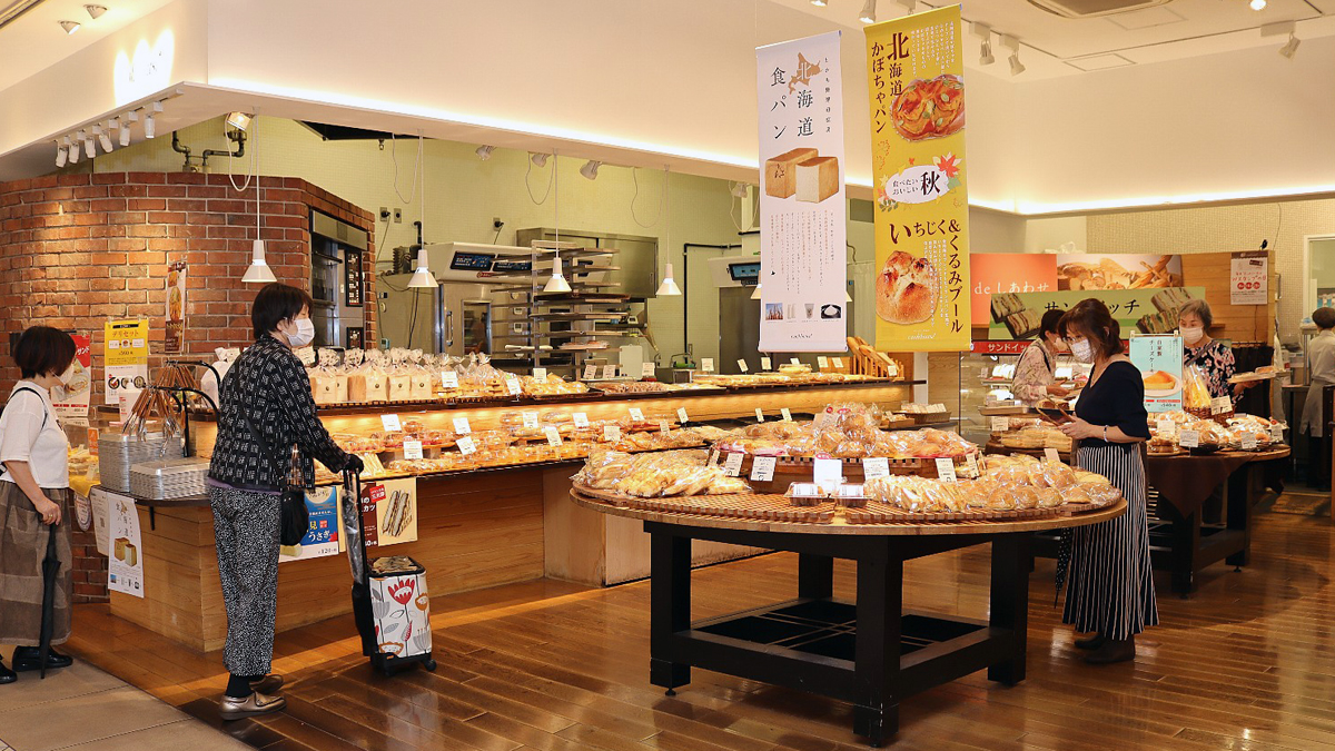 「VM300」「レベントラックオーブン」のフル活用で効率アップ! お客さまの要望に応えて進化し続ける - レオン自動機株式会社